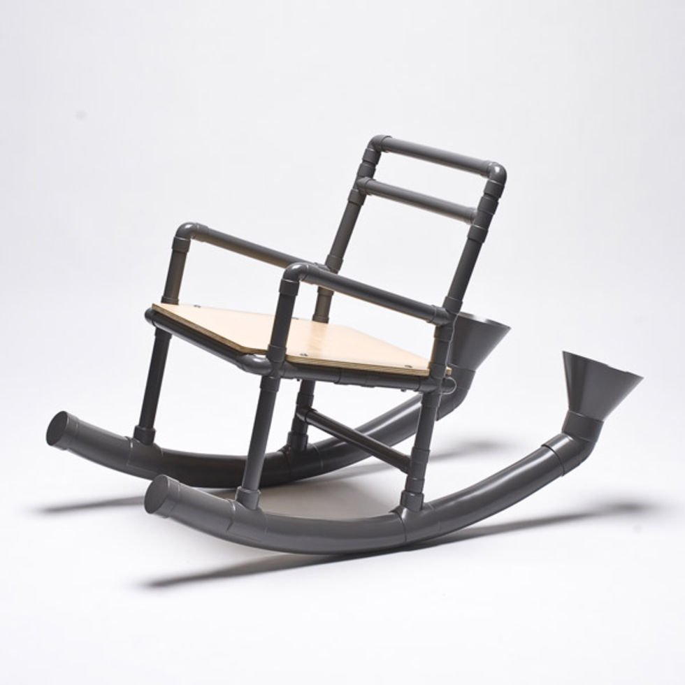 Gunga till ljudet från havet. Rocking on the Beach Chairs. | Feber / Hem