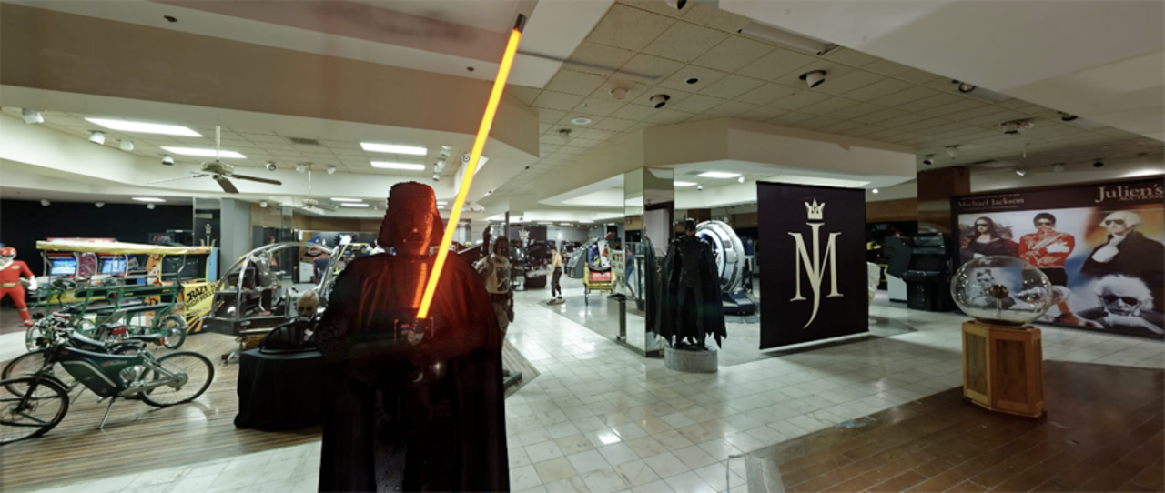 Michael Jackson Arcade Collection. Panorama med Michaels leksaker ...