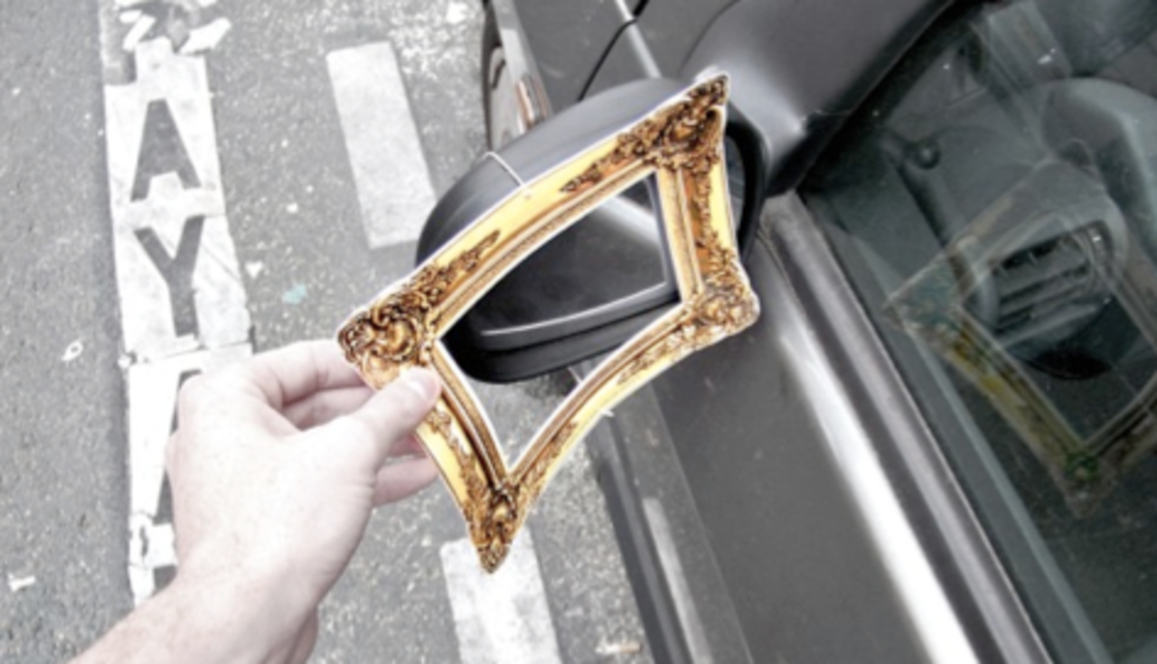 Rolig design på reklam. "Any picture looks better with a beautiful ...