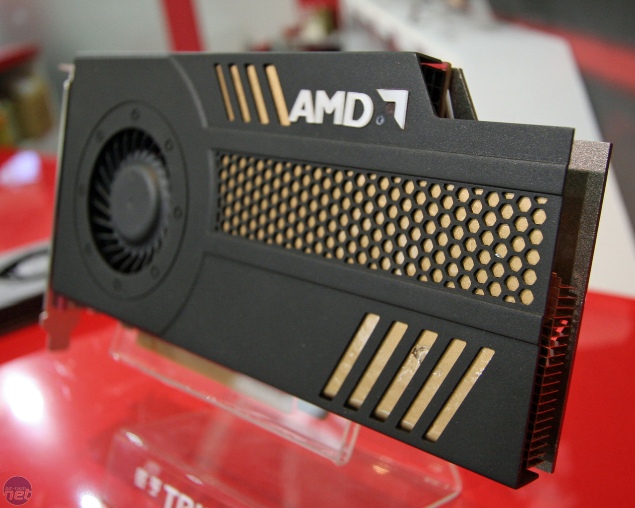 Radeon HD 6000 ser ut att komma i november. Återstår att se hur bra de ...