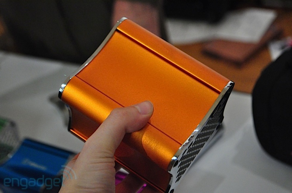 Xi3 Modular Computer. En liten dator som går att bygga ut efter behov ...