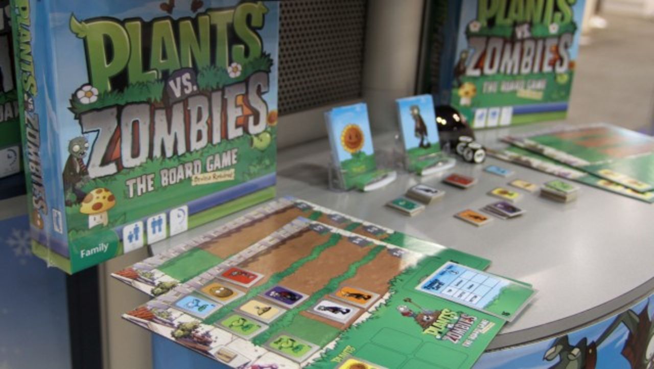 Plants vs. Zombies brädspel. Märkligt men trevligt att spela kan man ...