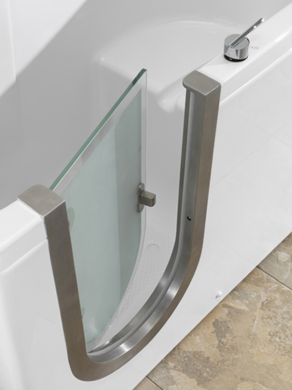 Badkar för stelbenta. . | Feber / Hem