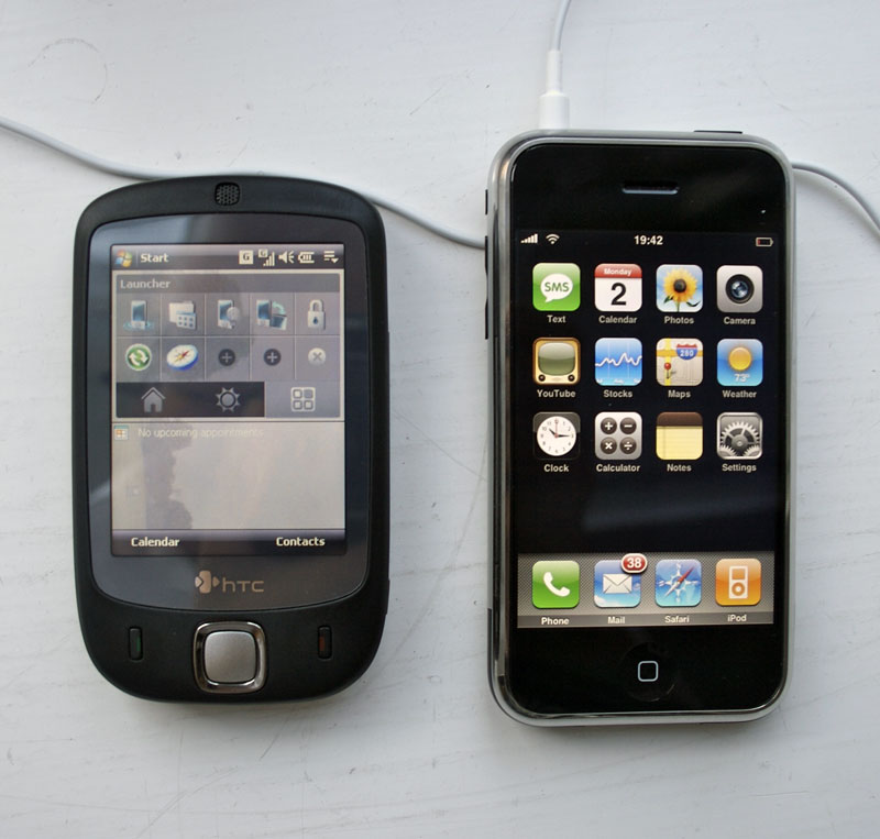 iPhone vs HTC Touch. Vilken är er favorit? | Feber / Mac