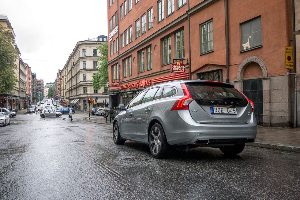Volvo har sålt alla V60 Plug-in Hybrid. 1 000 bilar gick åt innan de ...