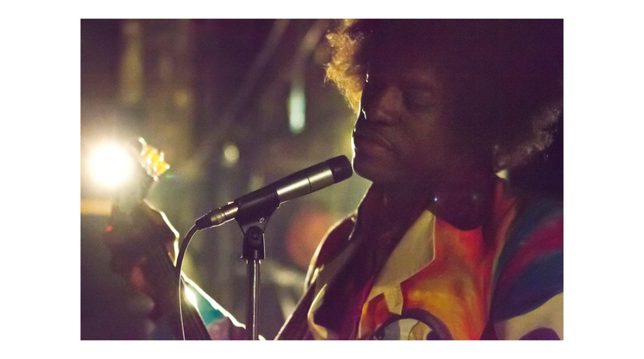 Första bilden på André 3000 som Jimi Hendrix. I dramadokumentären All ...