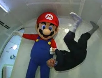 Buzz Aldrin och Mario. Super Mario åker Vomit Comet. | Feber / Spel