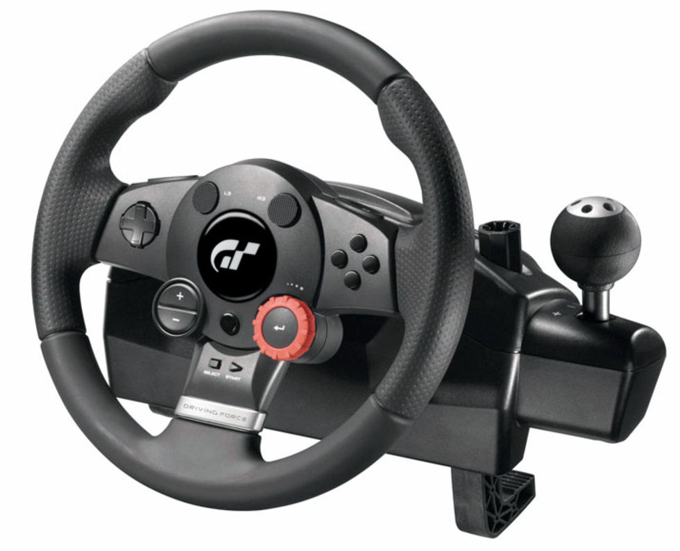 Logitech presenterar ratt för Gran Turismo 5. Med både över och ...