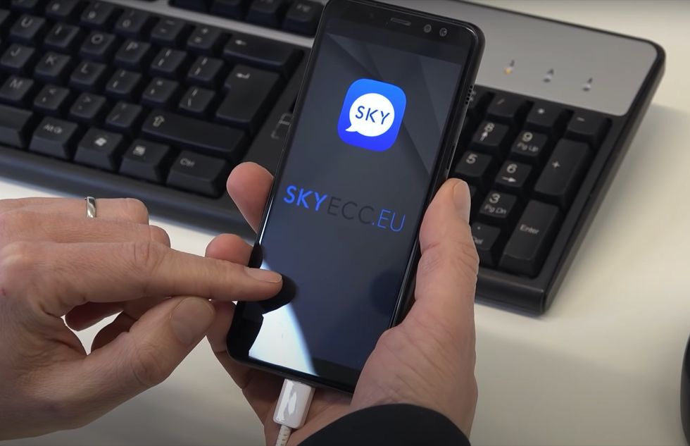 Sky ECC förnekar att de hackats av polisen. Uppger att det är en klonad version av tjänsten som ...