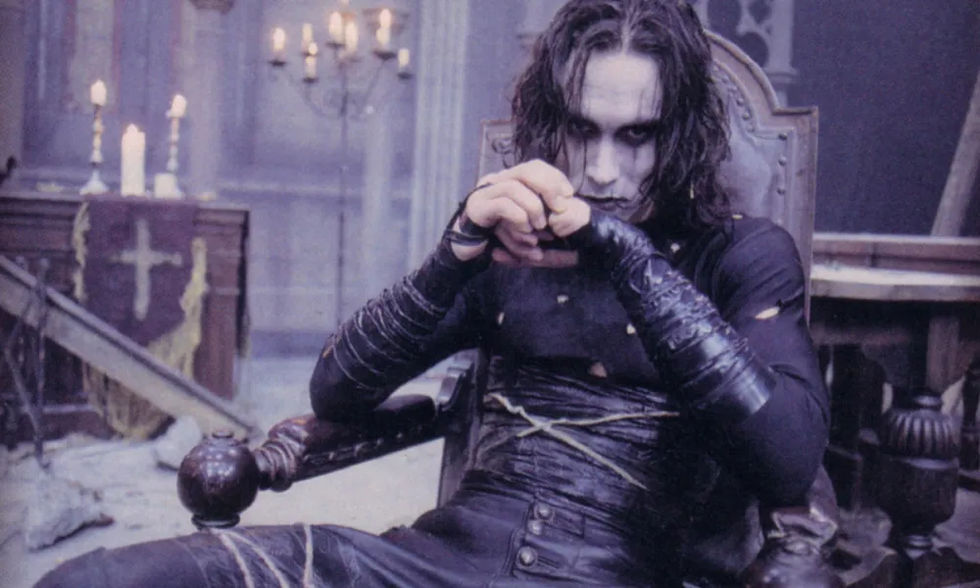 Bill Skarsgård ska spela The Crow. Blir nämligen Eric Draven i rebooten ...