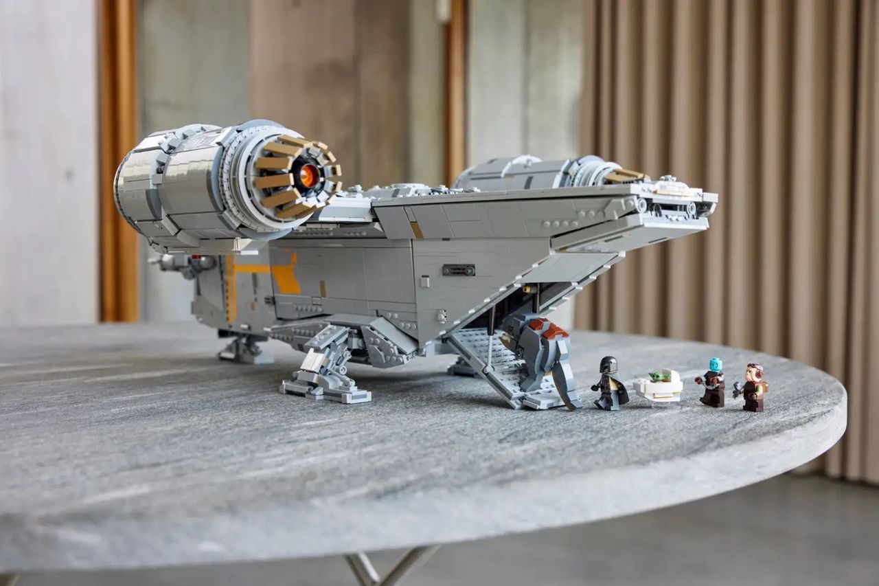 Lego visar upp Star Wars-skeppet Razor Crest. Bygg ihop The ...