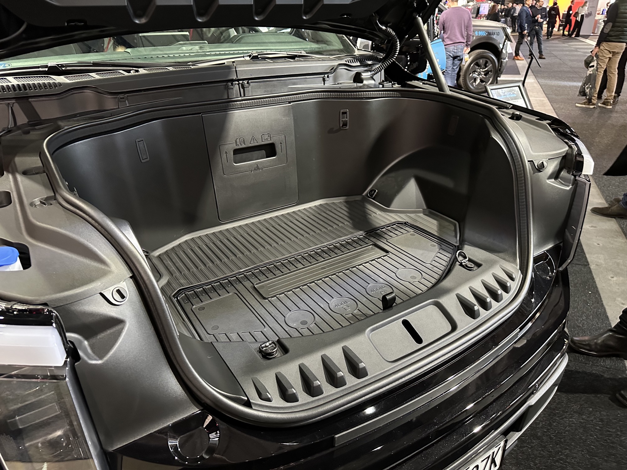 eCarExpo: Vi har kollat in Ford F150 Lightning. Otrolig frunk. | Feber ...