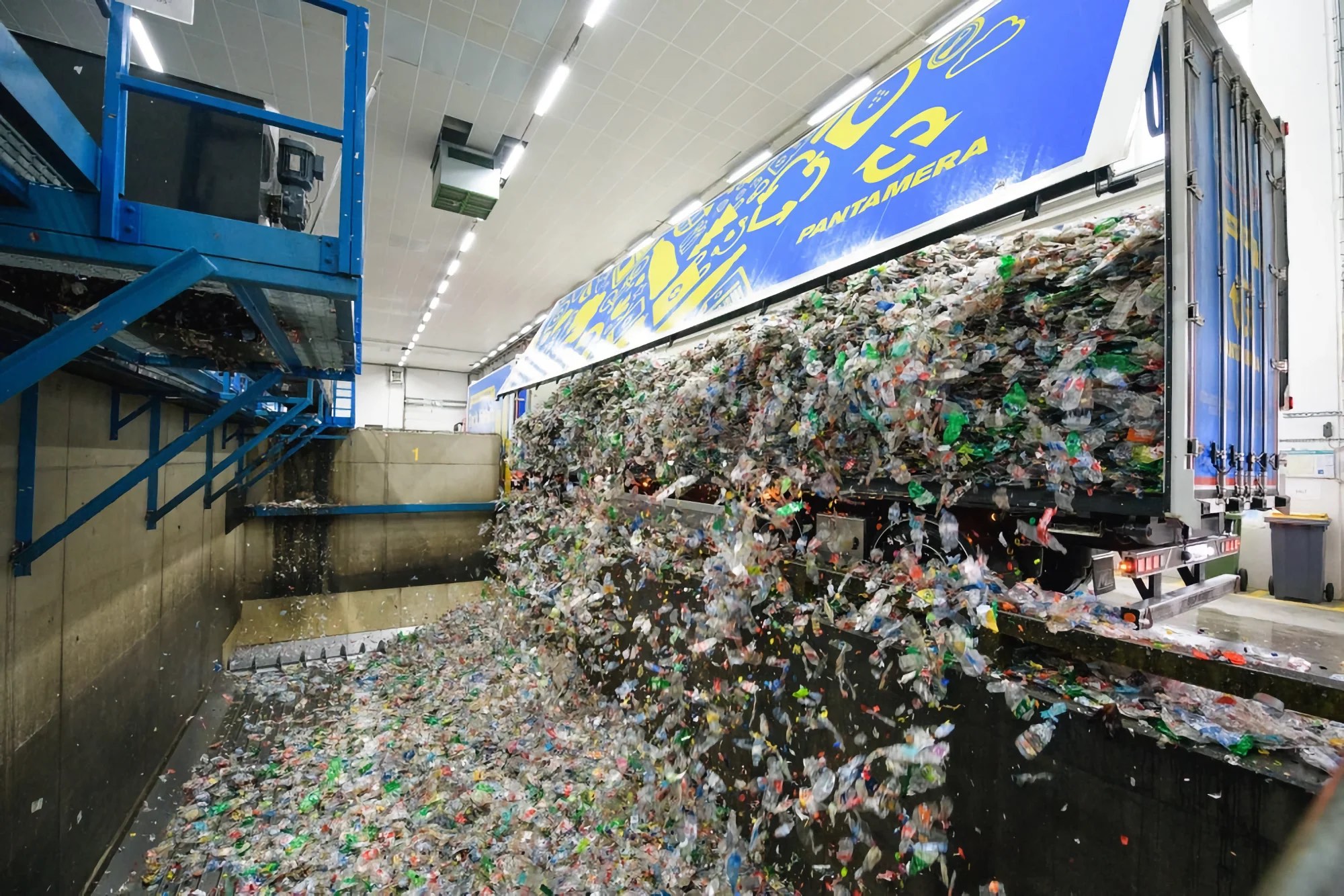 Svenskar pantar som aldrig förr. Vi pantade 2,6 miljarder burkar och ...