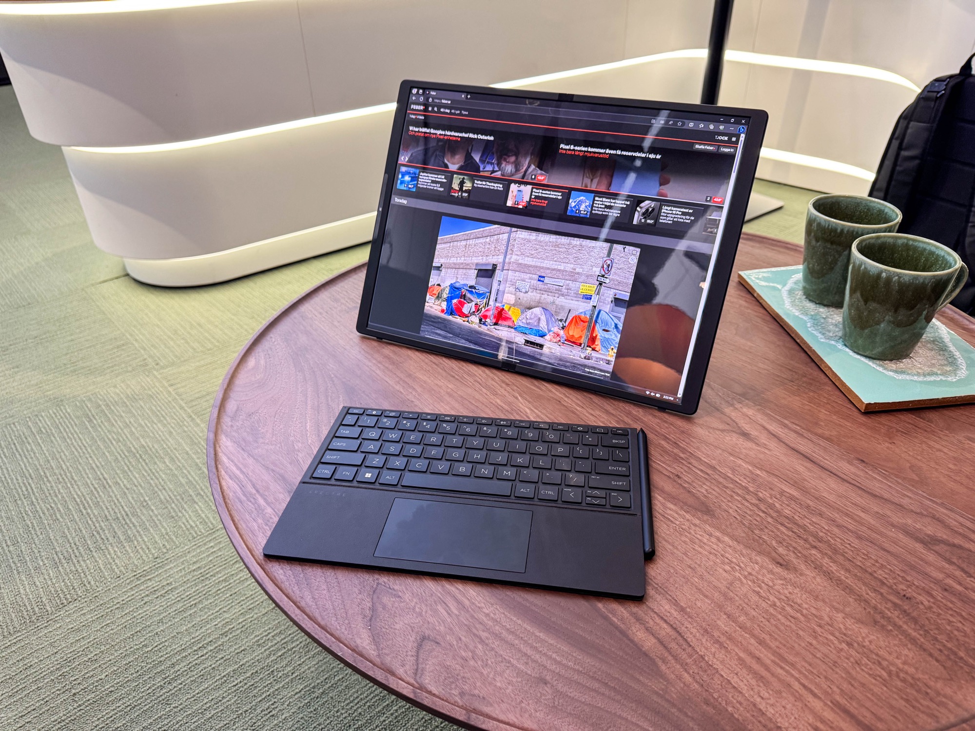 Vi har kollat in HP Spectre Fold. Imponerande men svindyr. | Feber / PC