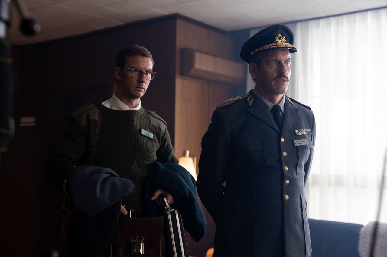 Första bilderna från Whiskey on the rocks. Serie om när ryska ubåten U-137 gick på grund ...