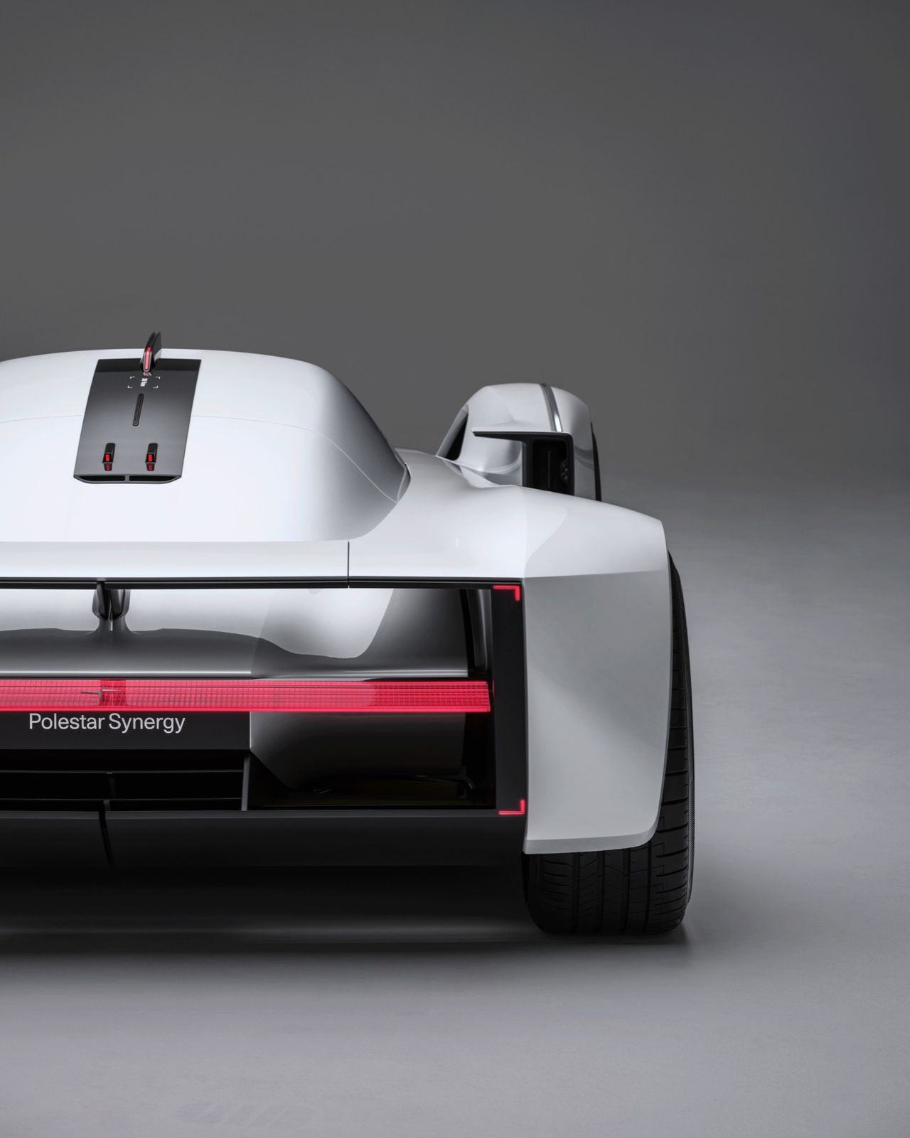 Polestars superbil Synergy visas i Sverige. Bilen som vann ...