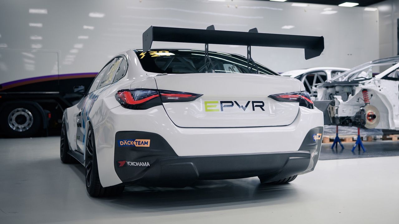 Här är BMW i4 som kommer tävla i STCC 2024. Tre av fyra modeller är nu ...