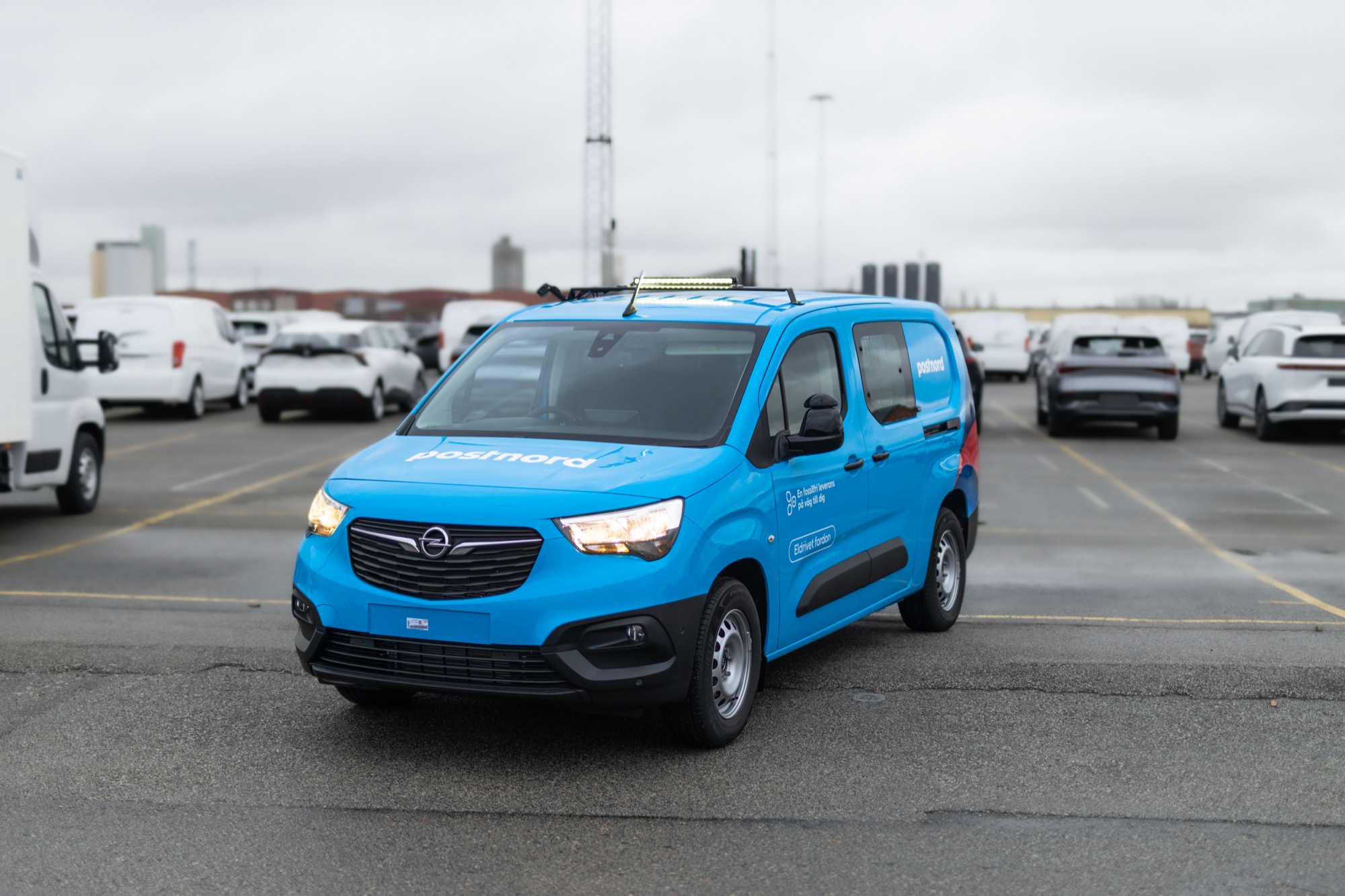 PostNord köper 400 elbilar. Från Opel. | Feber / Bil