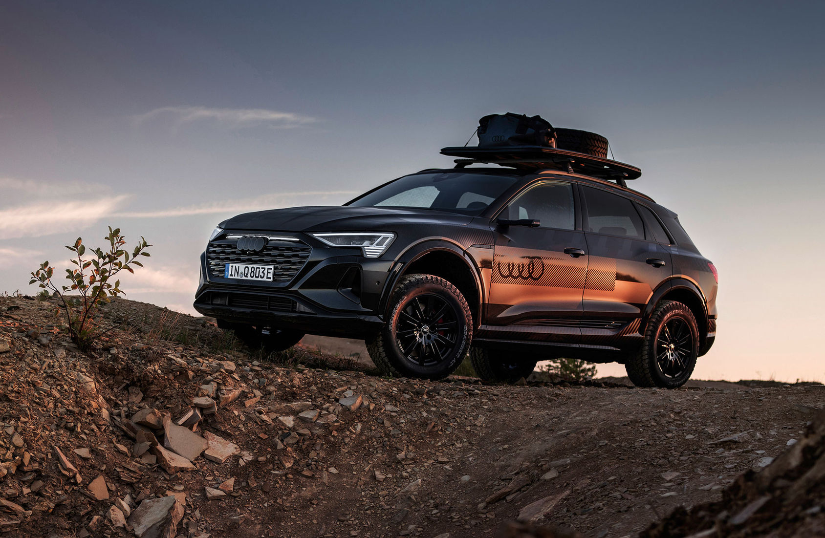 Audi visar Dakar-version av Q8 e-tron. Högre, bredare, dyrare. | Feber ...