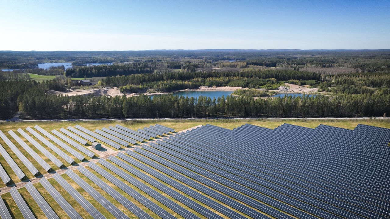 Sveriges största solcellspark kan hamna i Motala. Ansökan är inskickad ...