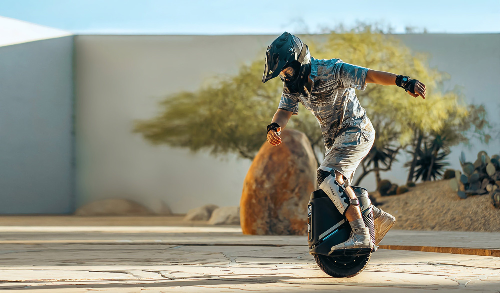 Inmotion visar upp ny eldriven enhjuling. V9 har en topphastighet på 45 ...