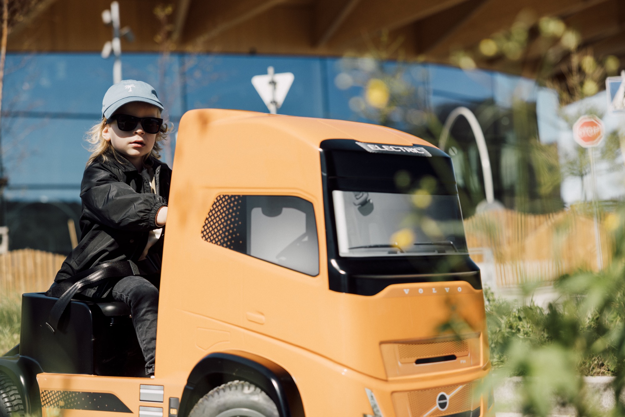 Ny trafikskola för barn i Göteborg. På World of Volvo. | Feber / Bil